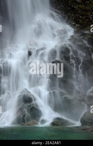 Froda waterfall, Valle Verzasca near Sonogno, Froda, Ticino ...