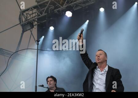 SImple Minds @ Latitude 150712 Stock Photo - Alamy