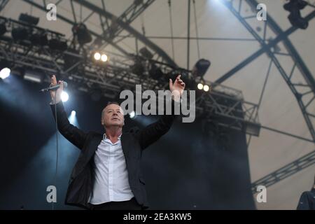 SImple Minds @ Latitude 150712 Stock Photo - Alamy