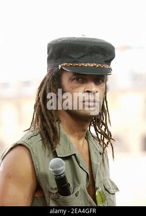 Yannick Noah during a live concert on Philippe Chatrier center court ...
