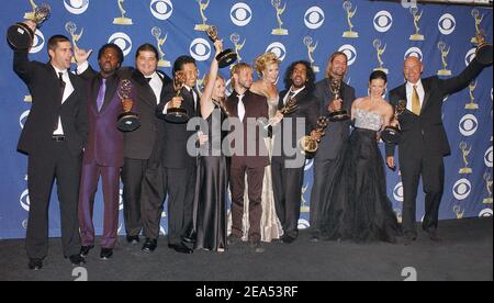 "Cast of ""Lost"", winner of Oustanding Drama Series pose for ...