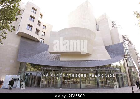 Cinémathèque Francaise Designed by Frank O. Gehry. Bercy, Paris Stock ...