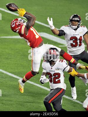 Kansas City Chiefs' Demarcus Robinson wears cleats honoring Kobe Bryant ...