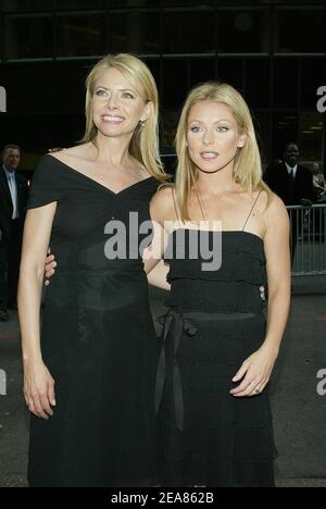 HOPE AND FAITH, Faith Ford, Kelly Ripa, 'Carmen Get It!', (Season 2 ...