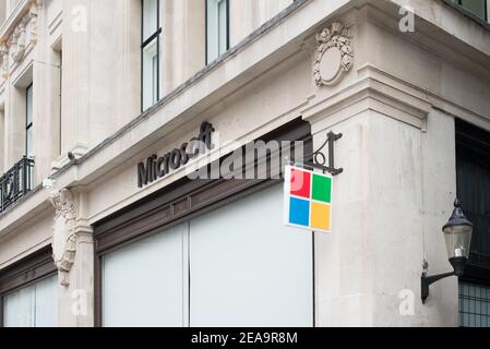 Microsoft Store logo Stock Photo - Alamy