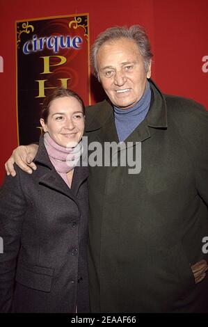 Emmanuelle Boidron and Roger Hanin on the set of the TV series "Navarro ...