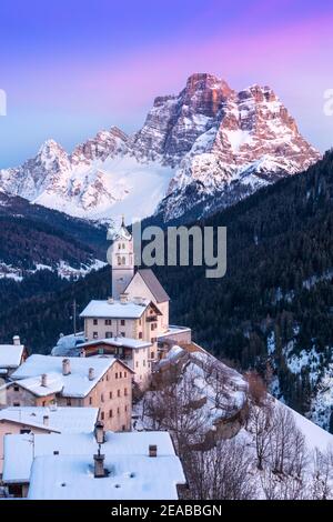 Sunset at the church of Colle Santa Lucia in the Dolomites, Italy Stock ...