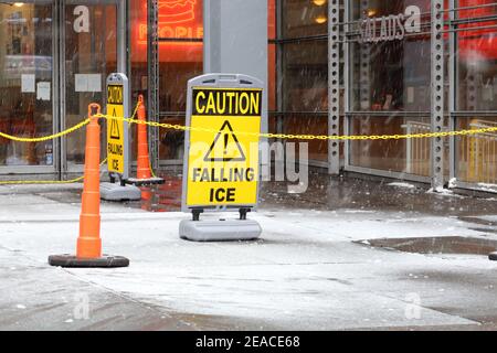 glass curtain wall construction Stock Photo - Alamy