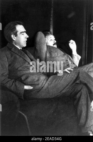 Niels Bohr Albert Einstein by Ehrenfest Stock Photo - Alamy