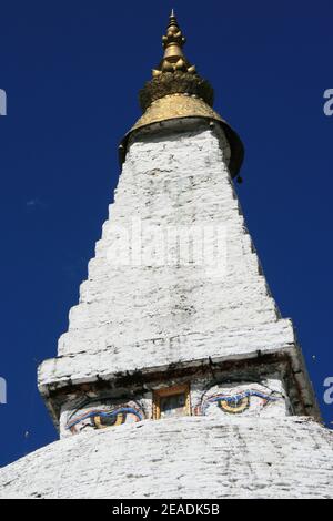 buddhist temple (chendebji chorten) in bhutan Stock Photo - Alamy