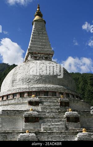 buddhist temple (chendebji chorten) in bhutan Stock Photo - Alamy