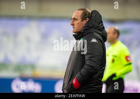 Cercle's new head coach Yves Vanderhaeghe pictured during a soccer game ...