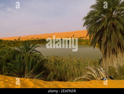Ubari lakes, Fezzan, Umm al-Maa, Libya Stock Photo - Alamy
