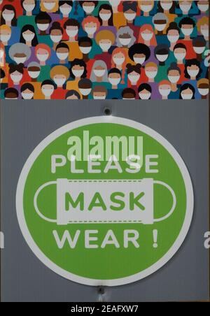 Please wear a face mask sign banner with compulsory mask and text ...
