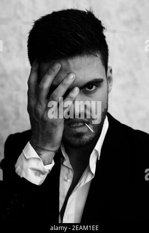 American mafia gangster man in suit with gun Stock Photo - Alamy