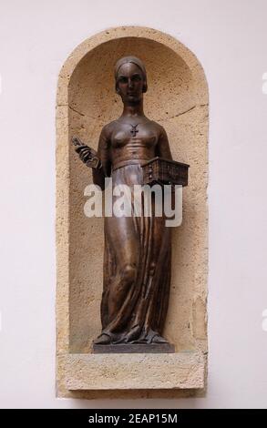Statue of Dora Krupic, a character from the novel Goldsmith's Gold ...