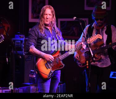 Devon Allman, Duane Betts and Berry Oakley Jr. with The Allman Betts ...