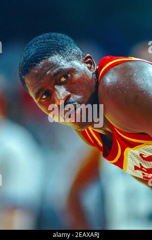 Atlanta Hawks forward Dominique Wilkins (21) sets for a free throw ...