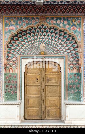 Lotus Gate in Pitam Niwas Chowk, Jaipur City Palace, Rajasthan, India ...