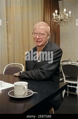Der deutsche Schauspieler Dieter Borsche, Deutschland 1960er Jahre ...