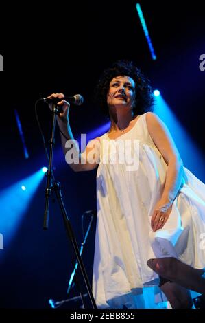 Deacon Blue, featuring Lorraine McIntosh & Ricky Ross Performing Live ...