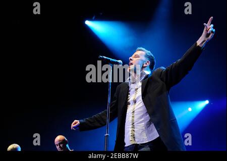 Deacon Blue, featuring Lorraine McIntosh & Ricky Ross Performing Live ...