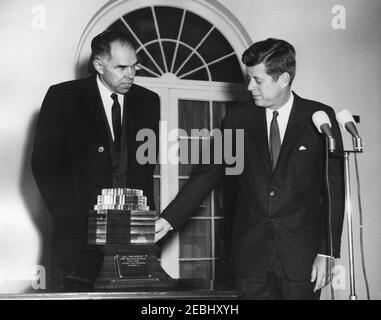 Visit of scientists who took part in the original Fermi Experiment ...