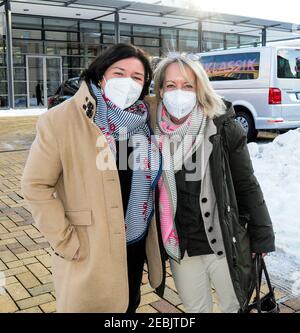 Vera Int-Veen und Lebensgefährtin Christiane „Obi“ Obermann bei der ...