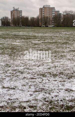 Clapham Common in the snow Stock Photo - Alamy