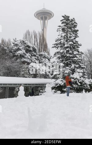 Seattle, USA. 13th Feb, 2021. Mid-day a Snowman at the Seattle Stock ...
