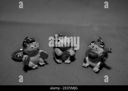 Frogs playing musical instruments Stock Photo - Alamy
