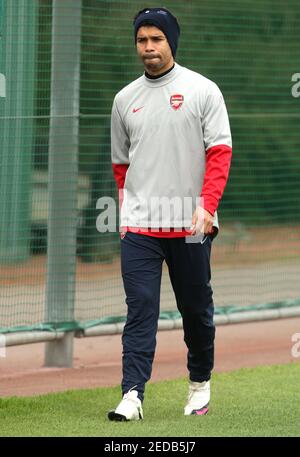 Arsenal's Eduardo da Silva during physiotherapy from his injury ...