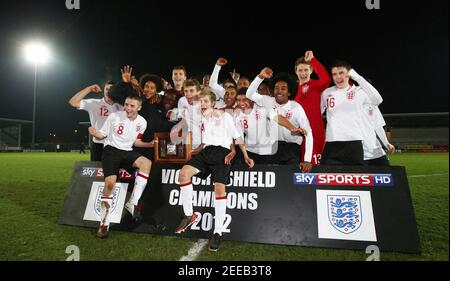 ENGLAND U16 CELEBRATE SKY SPORTS VICTORY SHIELD 2008 SINCIL BANK Stock ...