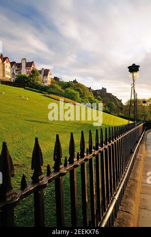 Evening sunshine over Edinburgh castle Stock Photo - Alamy