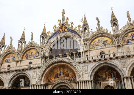 A mainly winter stroll through the urban labyrinth of Venice, revealing ...
