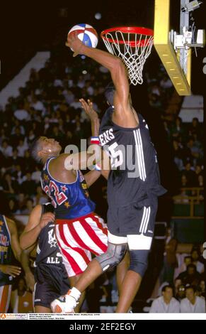 Harlem Globetrotters at Wembley Arena Stock Photo - Alamy