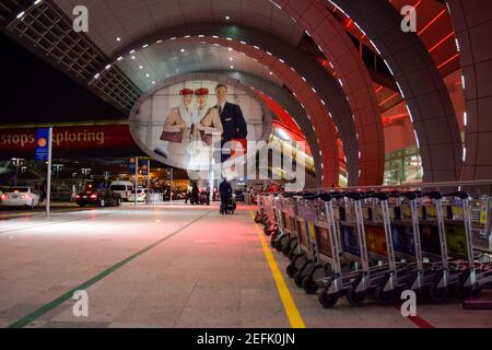 Luggage Trolleys, Dubai International Airport UAE Stock Photo - Alamy