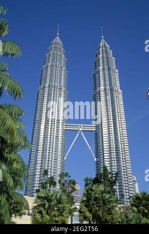 The Petronas Twin Towers aka KLCC Twin Towers at night in Kuala Lumpur ...