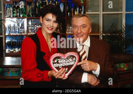 Heinz Schenk mit Ines Kuba und -?- bei "Fröhlich eingeschenkt" ARD 1994 ...