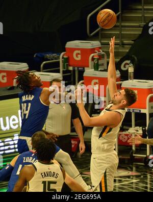 Utah Jazz forward Georges Niang (31) runs up court in the first half ...