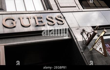 GUESS store in London Stock Photo - Alamy