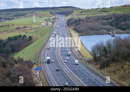 A view from Scammonden Bridge over the M62 motorway, Scammonden ...