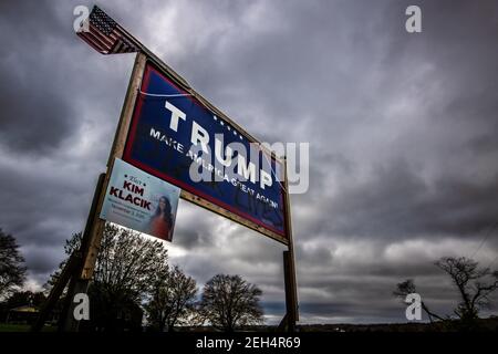 Trump sign with graffiti Stock Photo - Alamy