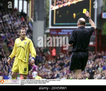 FOOTBALL REFEREE BARRY KNIGHT Stock Photo - Alamy