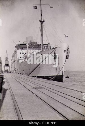 P&O passenger liner RMS Strathnaver at Lisbon, 1934 Stock Photo - Alamy