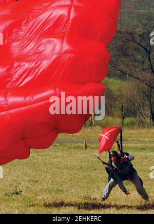 Parachute school -b Stock Photo - Alamy