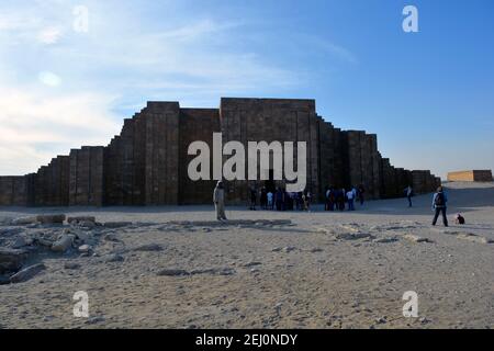 The step pyramid and mortuary temple complex of Zoser (Djoser) at Saqqara, Egypt Stock Photo - Alamy