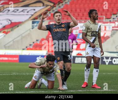 Greg Docherty #8 of Hull City has a shot at goal during the Emirates FA ...
