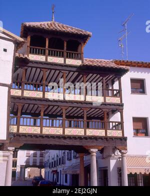 ESTRUCTURA ADINTELADA DE MADERA - ACCESO PORTICADO A LA PLAZA MAYOR ...