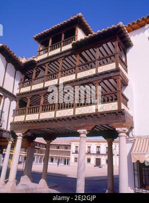 ESTRUCTURA ADINTELADA DE MADERA - ACCESO PORTICADO A LA PLAZA MAYOR ...